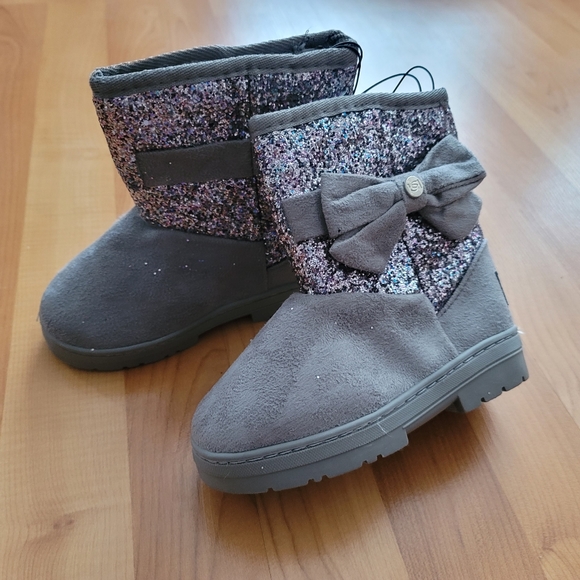 bebe | Shoes | Bebe Toddler Girls Grey Faux Fur Boots With Bows And ...